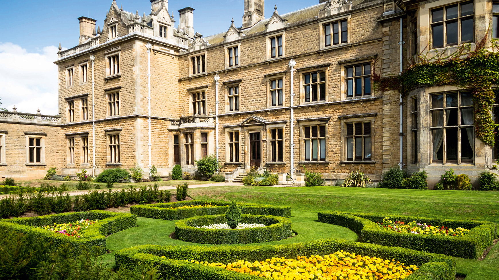 Seasonal and bank holiday breaks UK | Warner Hotels