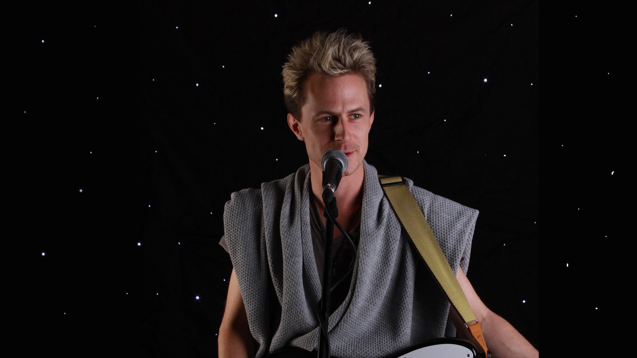 Owen James as Sting | Warner Hotels