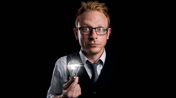 Lloyd Hollett | Live and Unleashed | Warner Hotels