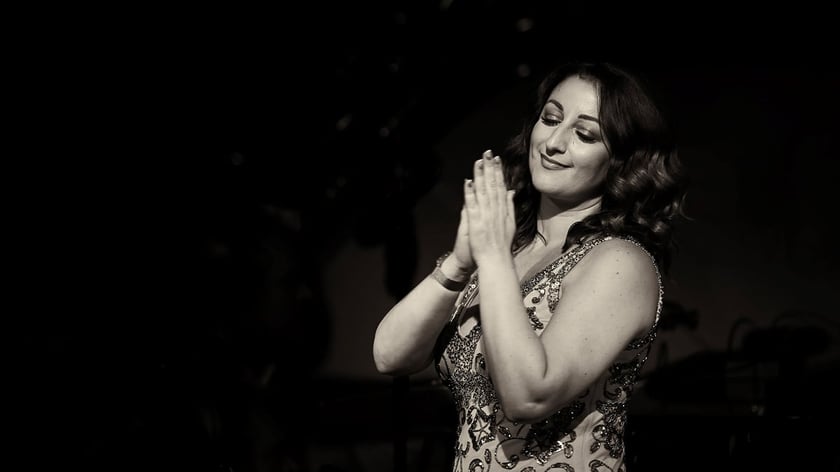 Simone Kaye - Divas Through The Decades | Warner Hotels